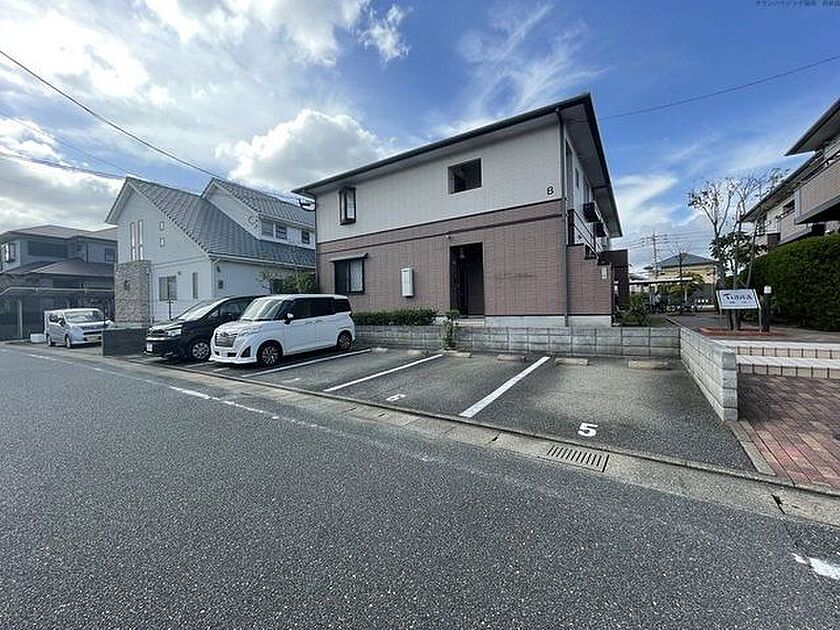 【ホームズ】でお部屋探し！ティアラ横浜 2階/B201[2LDK/賃料6.1万円/58.79㎡]賃貸アパート住宅情報(物件番号:0139412-0135513、取扱い不動産会社:株式会社タウン ...